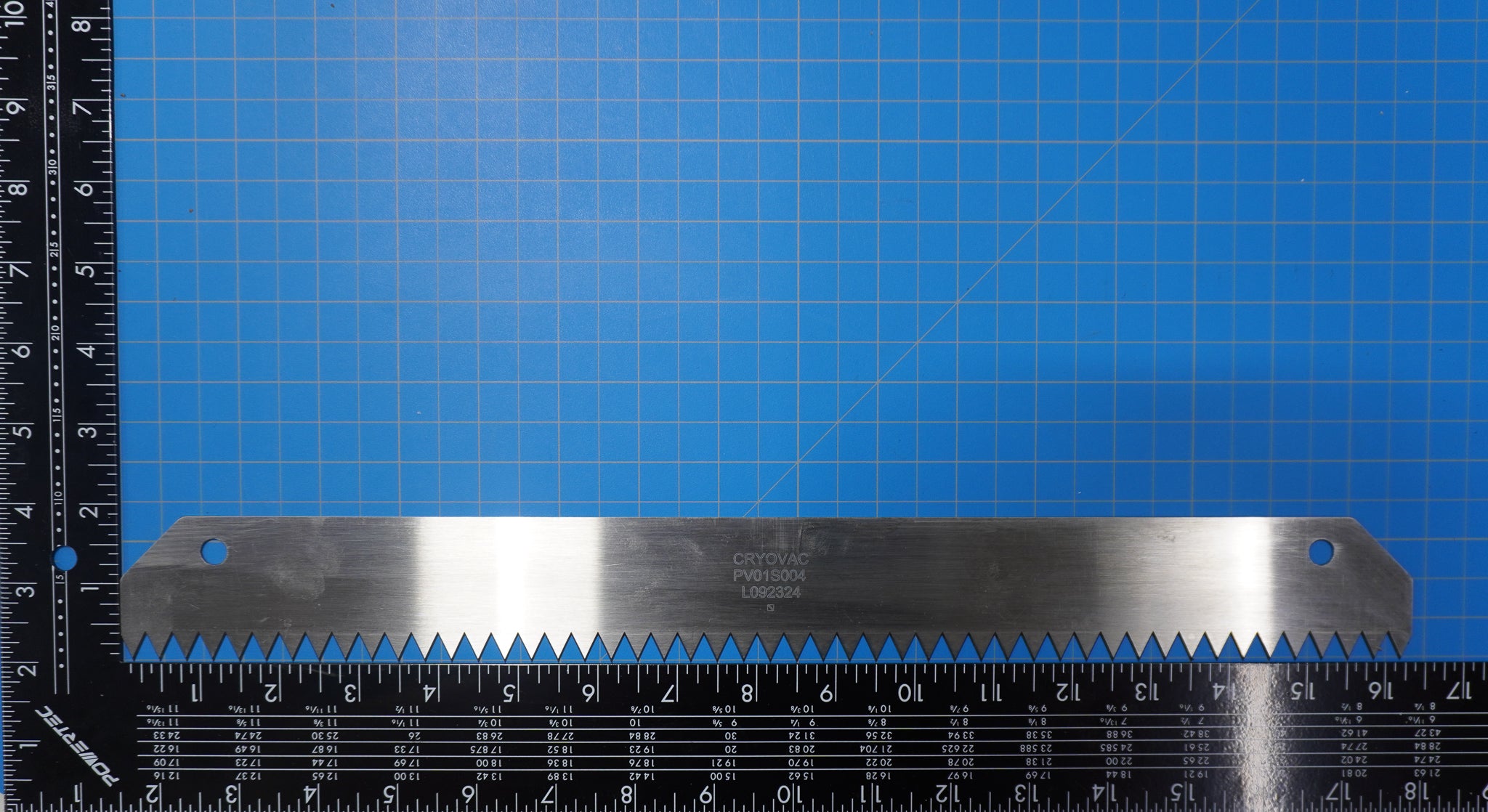 CRYOVAC® 17" Serrated Cut-Off Blade (PV01S004) – Cryovac Spare Parts